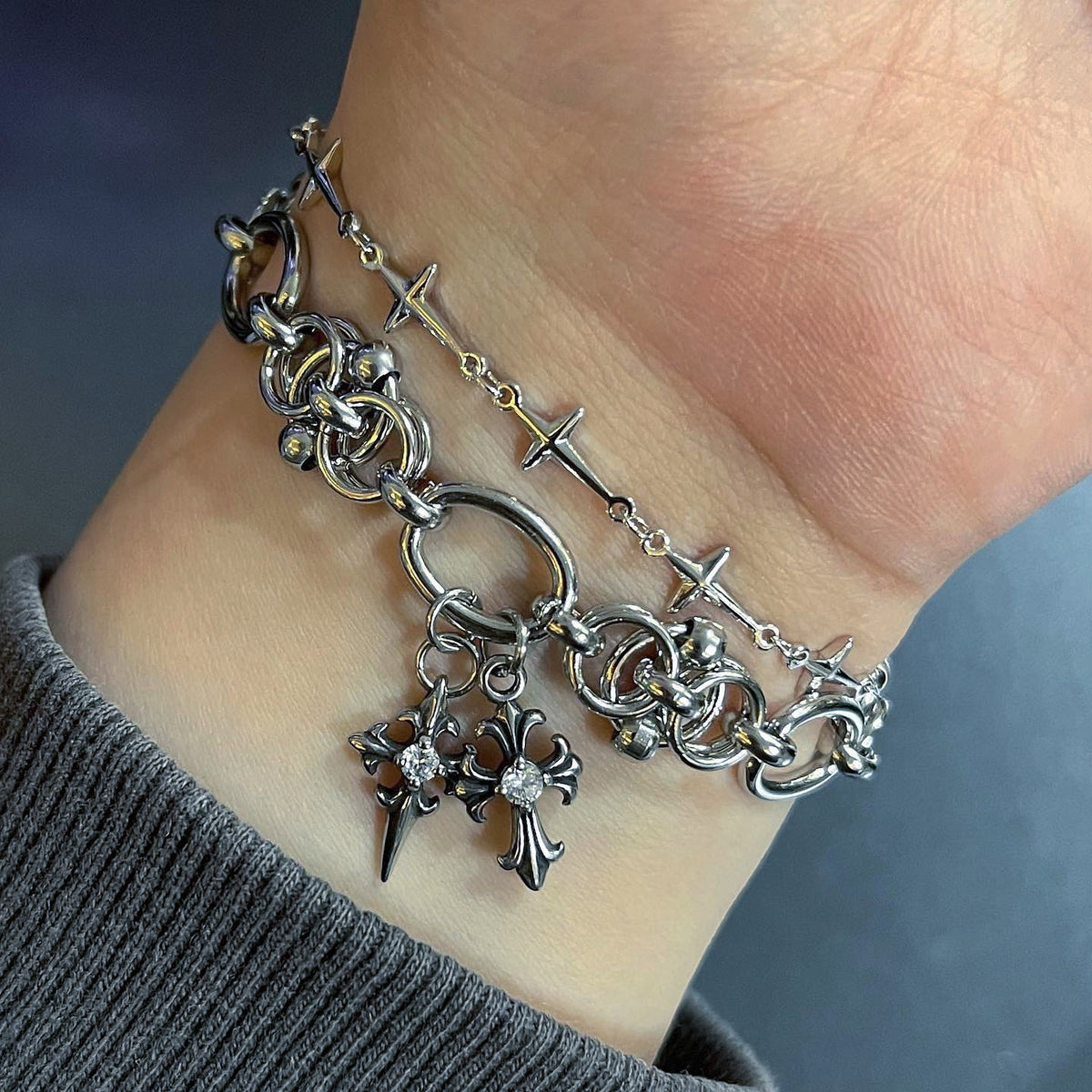 Double cross piercing bracelet – TOOFOOFEEFA