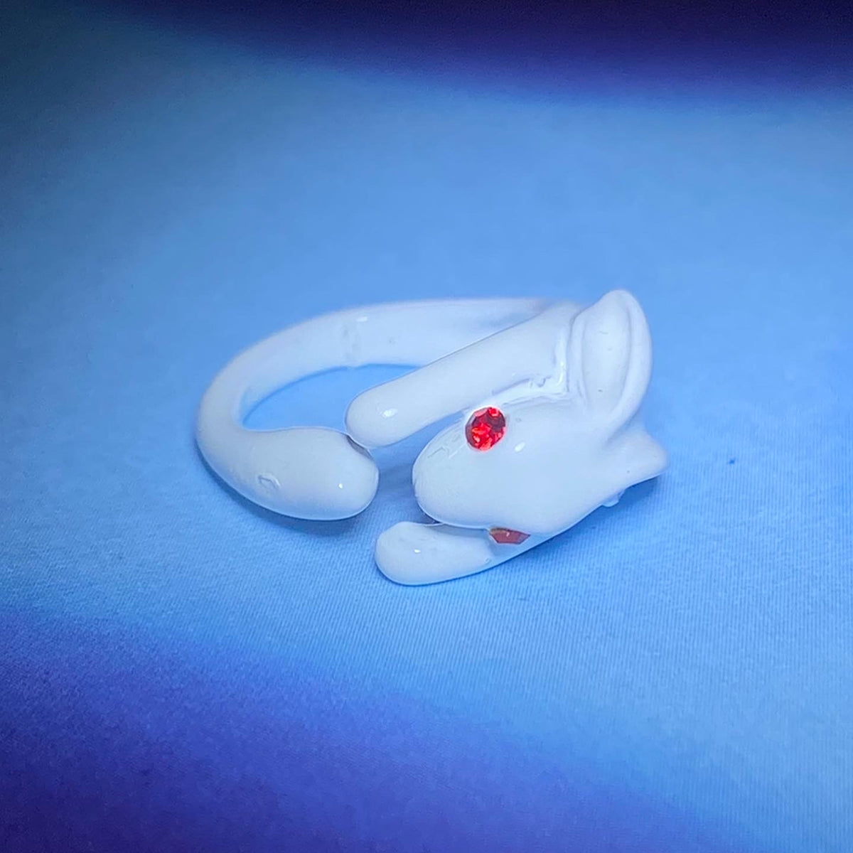 white rabbit pinky ring – TOOFOOFEEFA