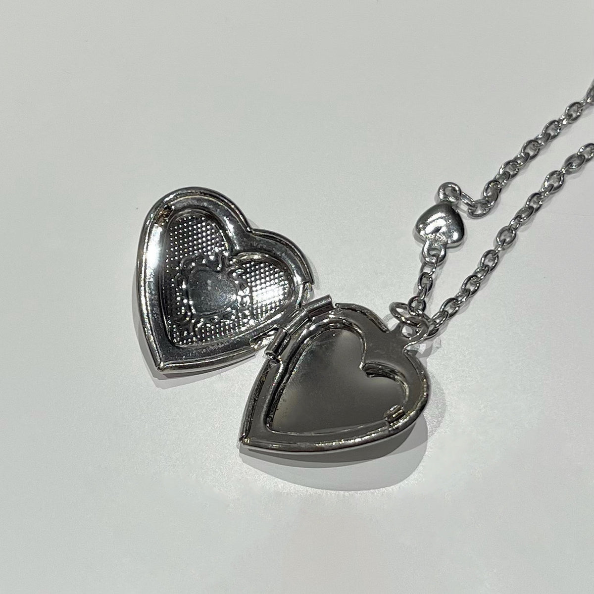 Heart open locket necklace – TOOFOOFEEFA